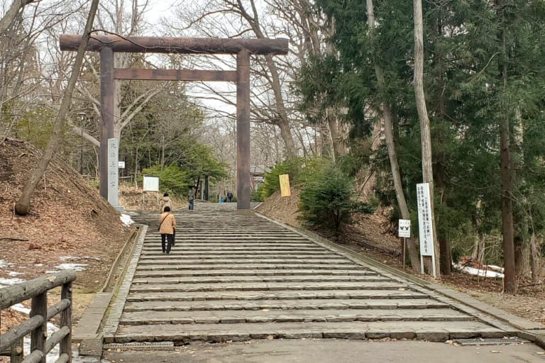 北海道神宮の5つの鳥居の御利益とは？鳥居のくぐり方や参拝情報を紹介｜PREZO(プレゾ) - 北海道のお取り寄せグルメと産直通販
