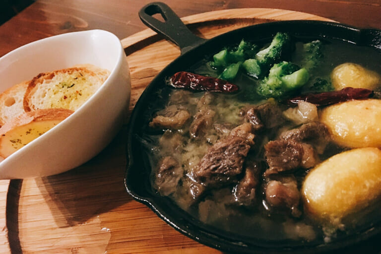 アヒージョのおすすめ具材20選！魚介・肉・野菜・変わり種やレシピも紹介｜PREZO(プレゾ) - 北海道のお取り寄せグルメと産直通販